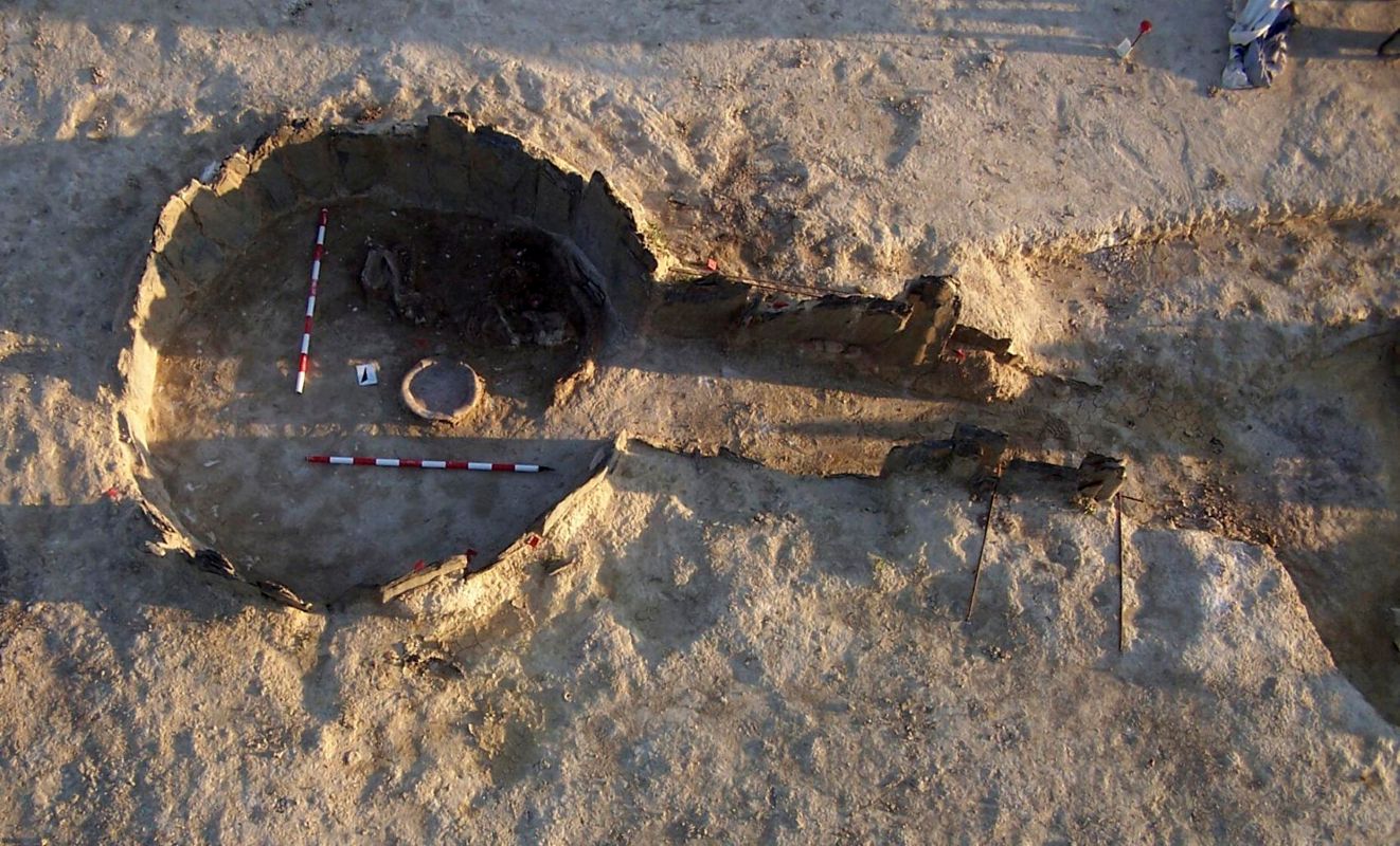 Ivory Lady tomb dig site - image by José Peinado Cucarella, ATLAS ...